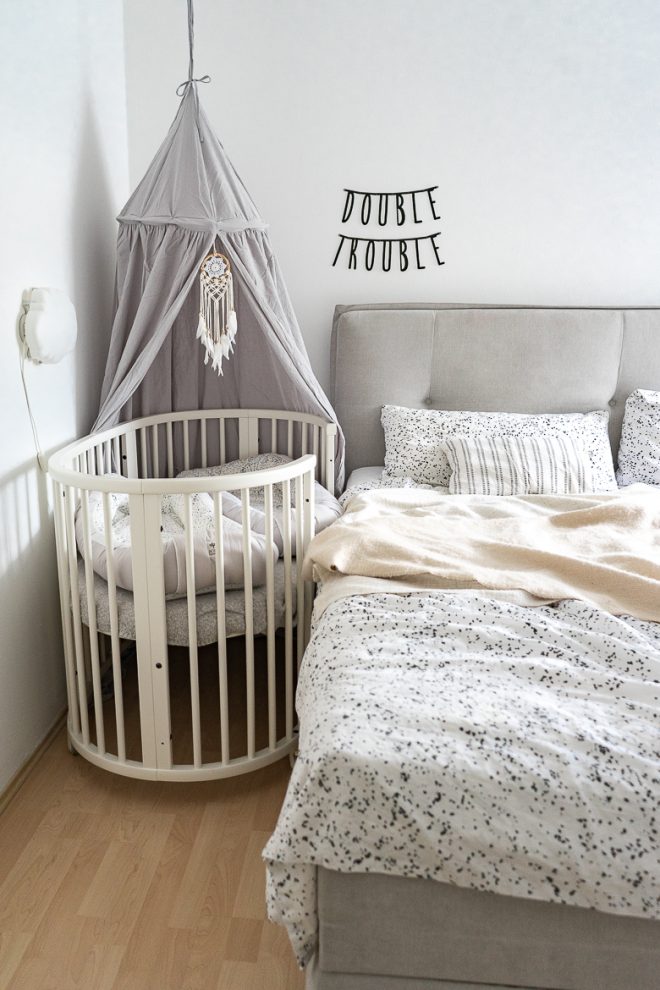 Praktisches Beistellbett für Zwillinge von Geburt an - babyeckchen Mama ...